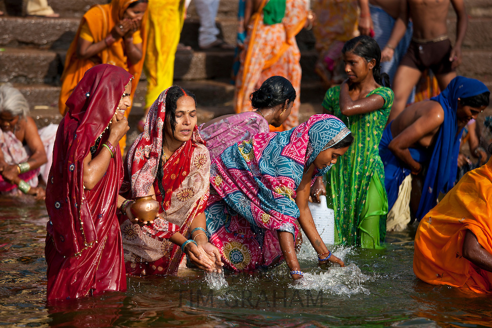 "sacred Waters: The Role Of Holy Rivers In Hindu Pilgrimage" - eGod